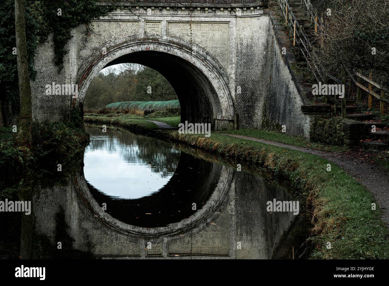 The Hazlehurst aqueduct carrying the Leek branch over the Caldon canal ...