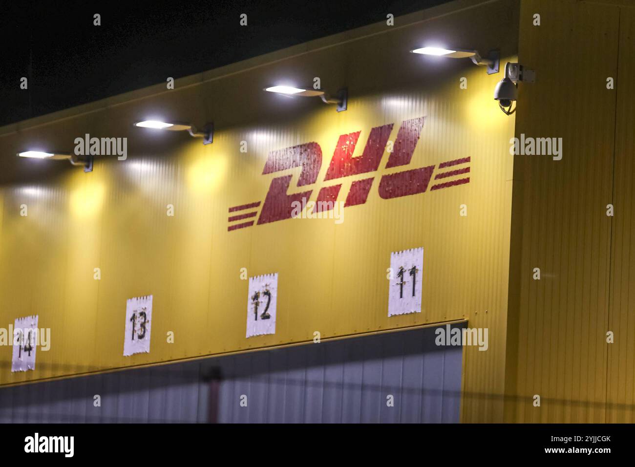 Express logistics symbol hi-res stock photography and images - Alamy