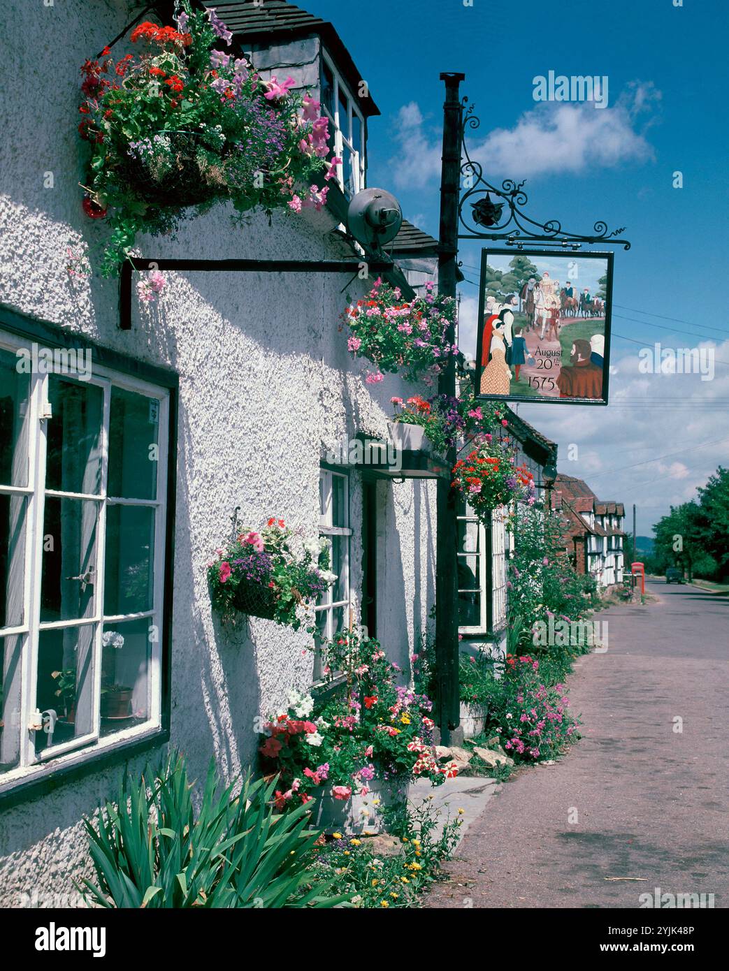 Elmley castle village hi-res stock photography and images - Alamy