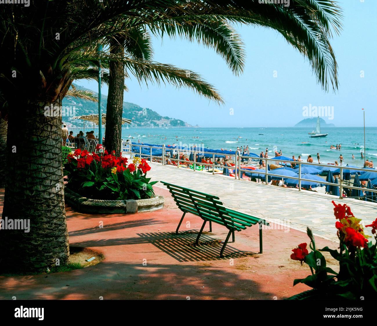 Alassio strand hi-res stock photography and images - Alamy