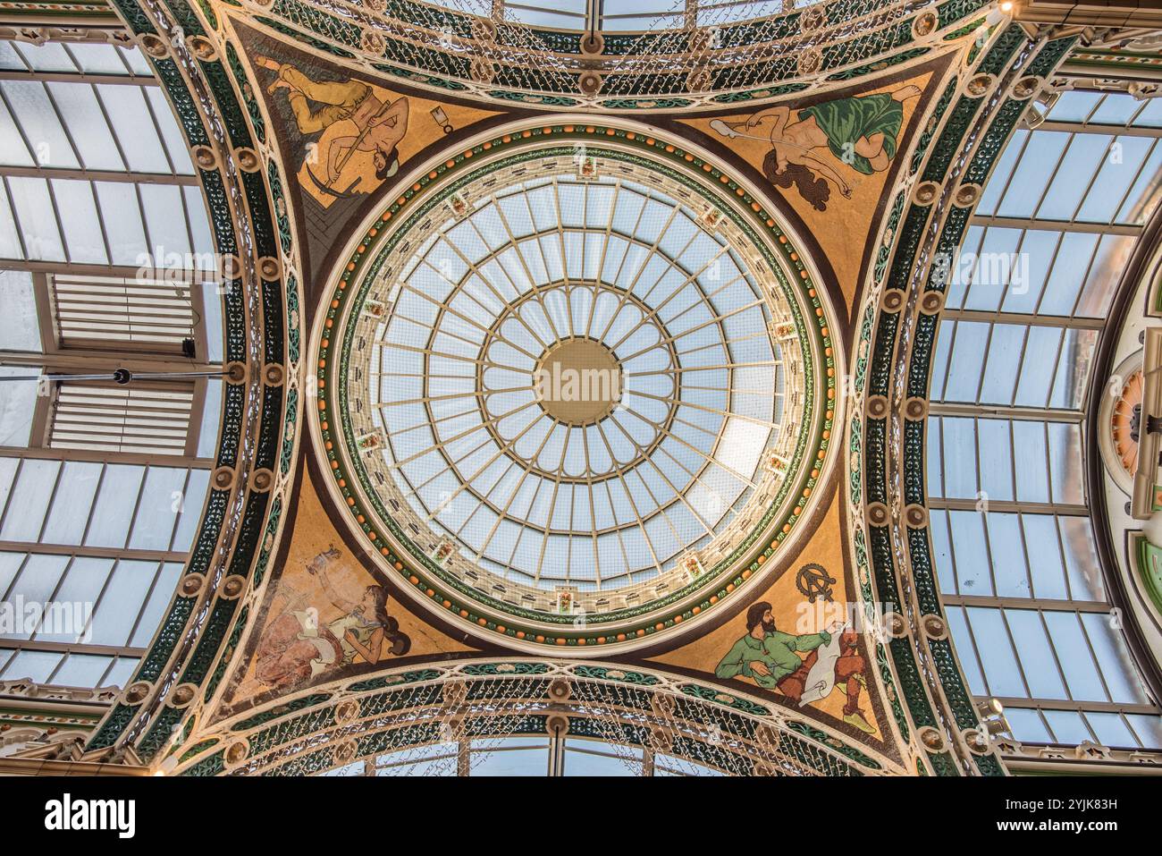 Dome like structure county arcade leeds hi-res stock photography and ...