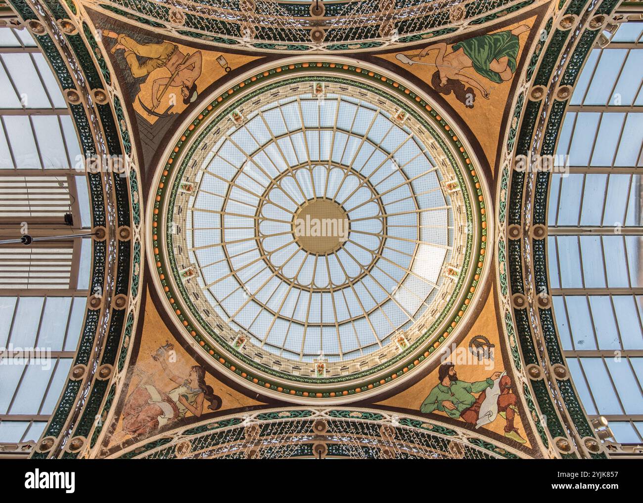 Glass cupola in county arcade leeds hi-res stock photography and images ...