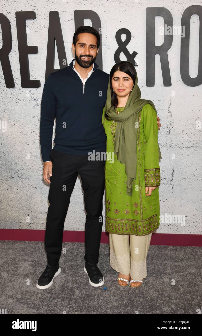 LOS ANGELES, CALIFORNIA - NOVEMBER 14: (L-R) Asser Malik and Malala ...