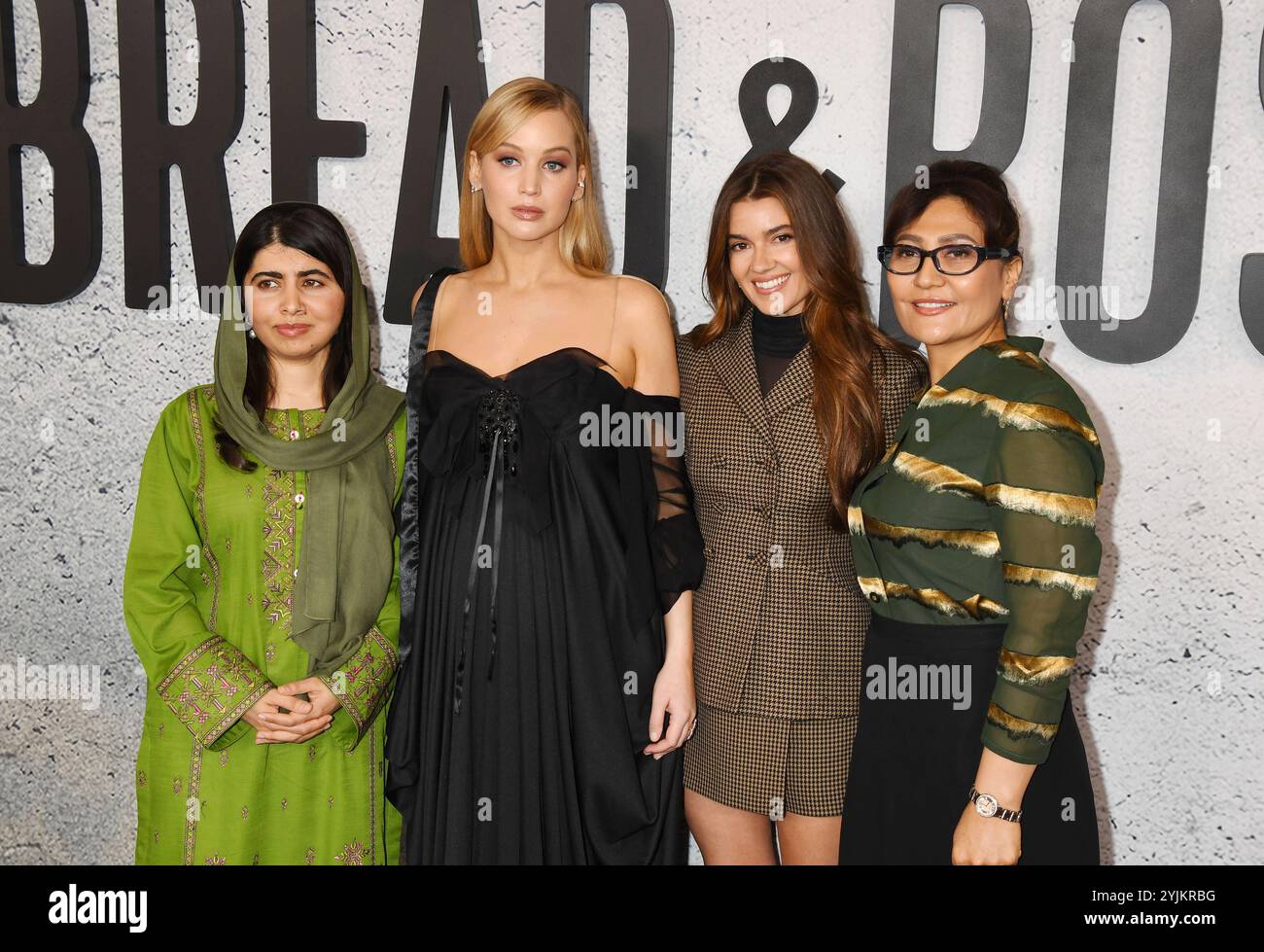 LOS ANGELES, CALIFORNIA - NOVEMBER 14: (L-R) Malala Yousafzai, Jennifer ...