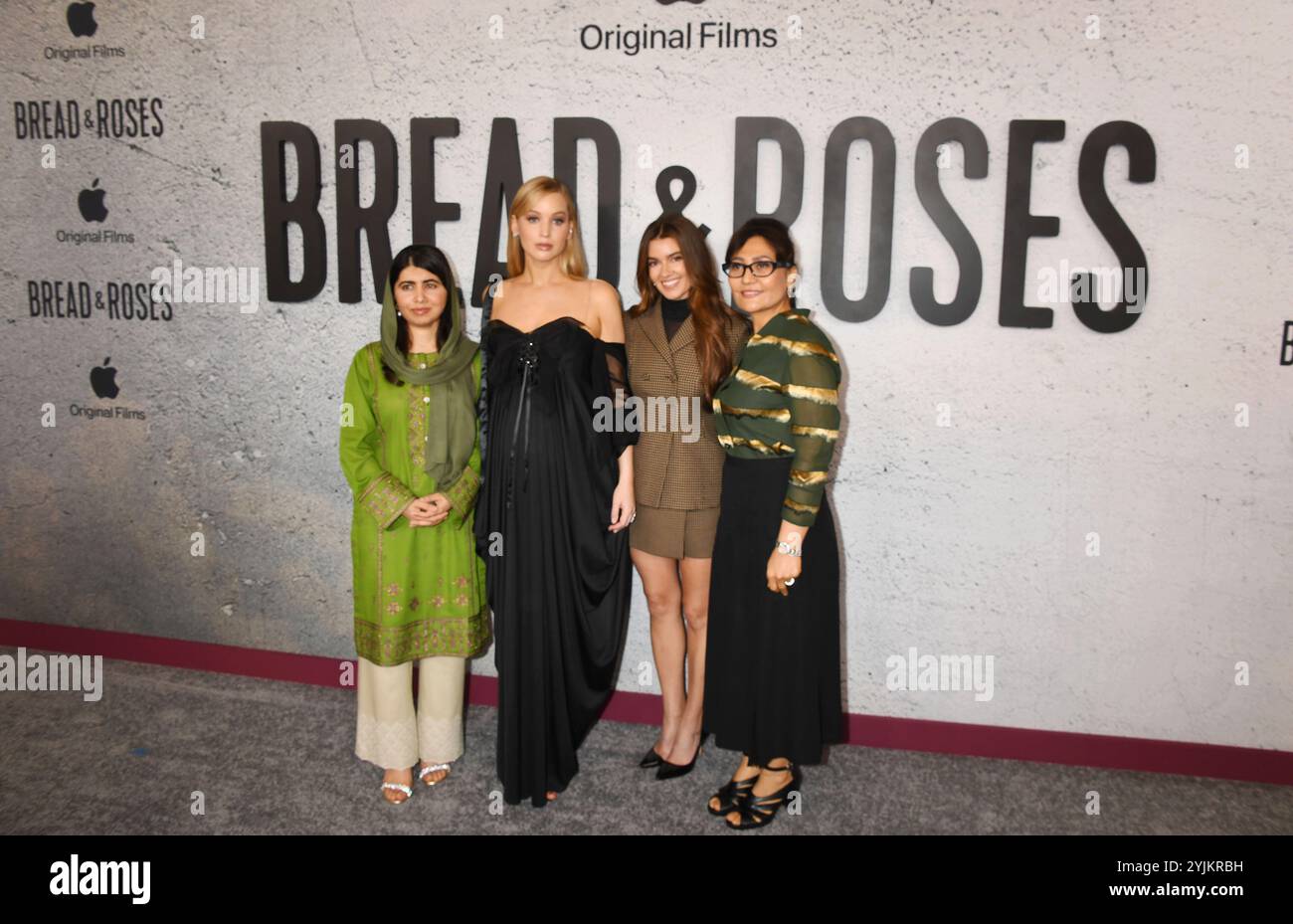 LOS ANGELES, CALIFORNIA - NOVEMBER 14: (L-R) Malala Yousafzai, Jennifer ...