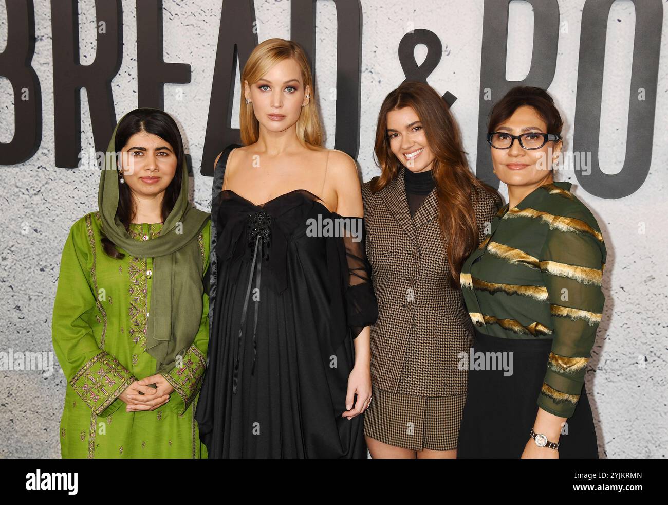LOS ANGELES, CALIFORNIA - NOVEMBER 14: (L-R) Malala Yousafzai, Jennifer ...