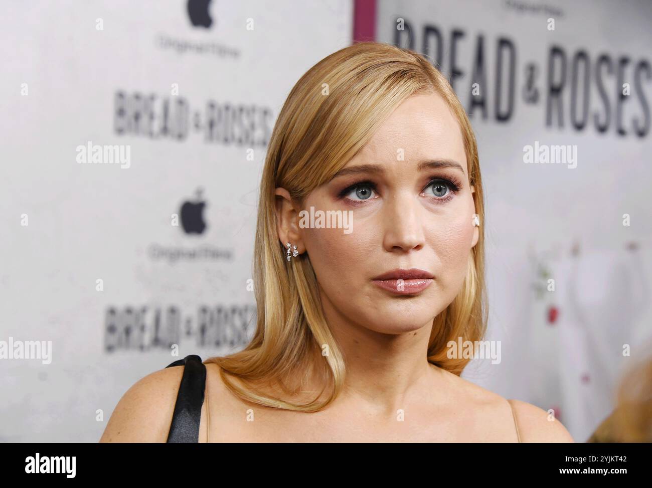 LOS ANGELES, CALIFORNIA - NOVEMBER 14: Jennifer Lawrence attends the ...