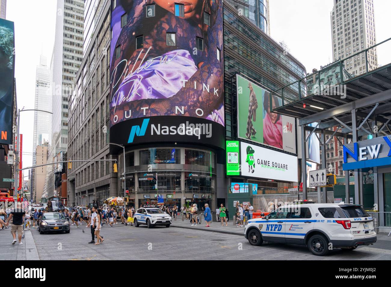 Nasdaq composite hi-res stock photography and images - Alamy