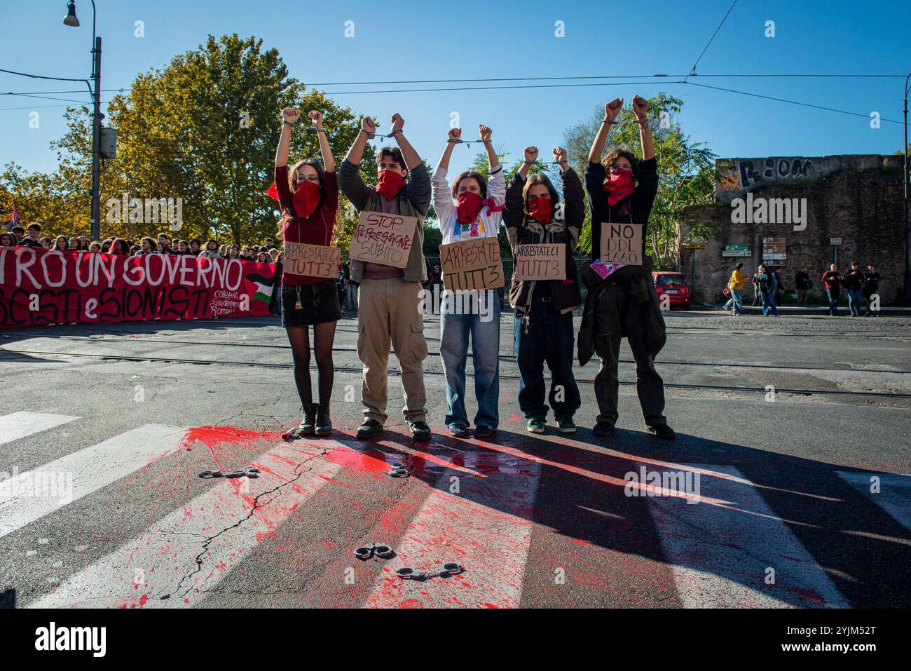 Vernice rossa hi-res stock photography and images - Alamy