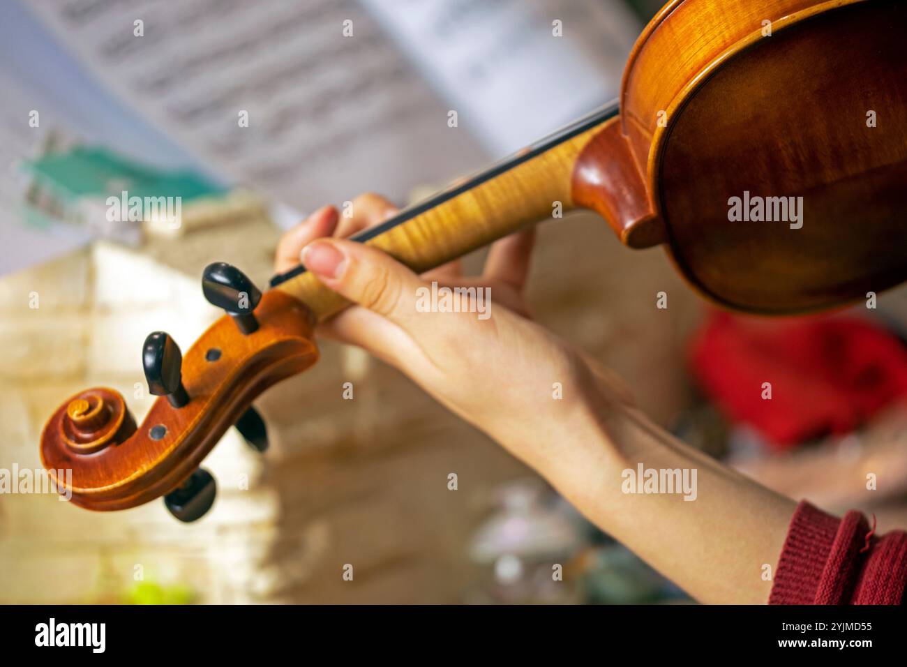play the violin with the left hand. Correct positioning of the hand and ...