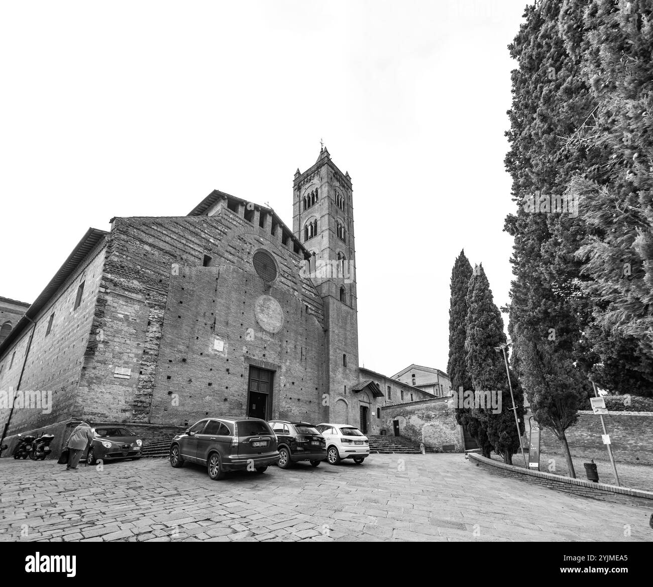 Romanesque brick architecture Black and White Stock Photos & Images - Alamy