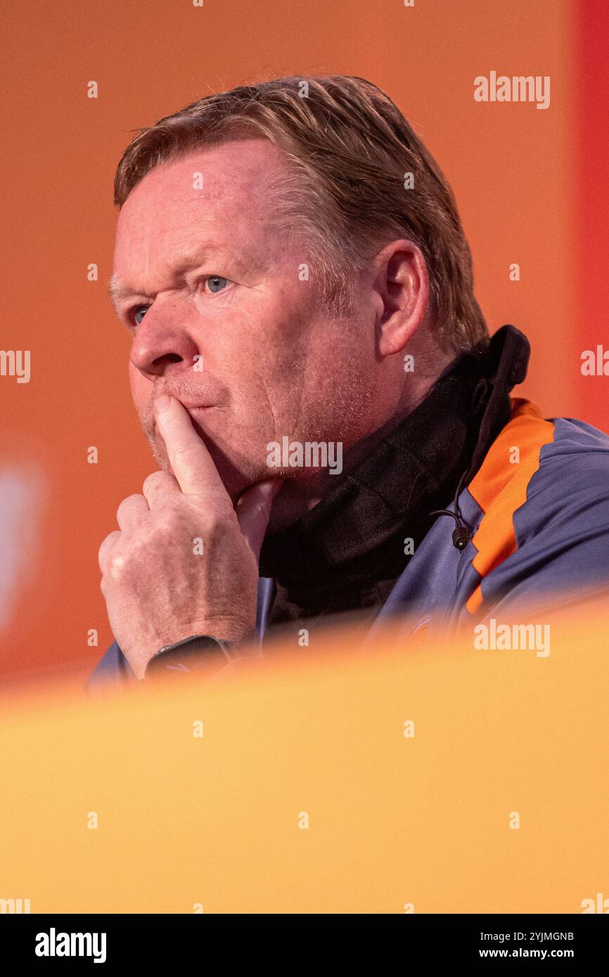 ZEIST, NETHERLANDS - NOVEMBER 15: Ronald Koeman of The Netherlands ...