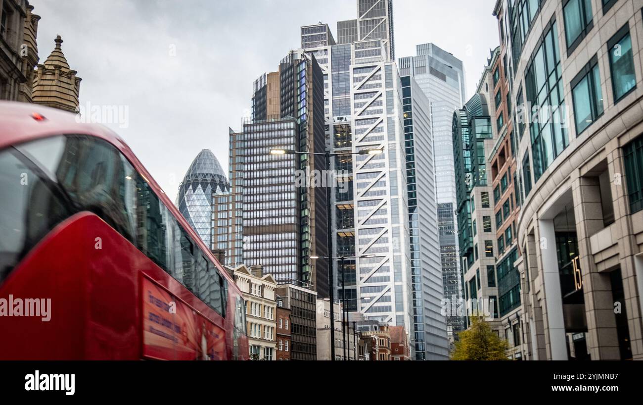 View london financial district hi-res stock photography and images - Alamy
