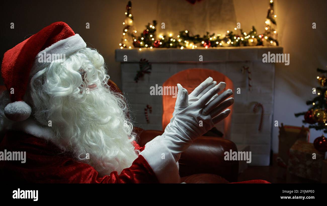 Santa claps hi-res stock photography and images - Alamy