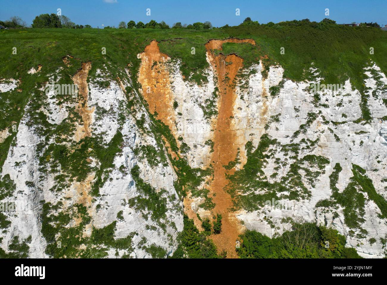 White chalk cliffs ocean hi-res stock photography and images - Alamy
