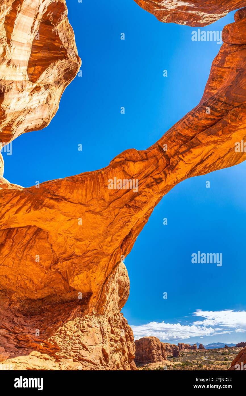 Double Arche vertorama in Arches National Park, Utah. Double Arch takes ...
