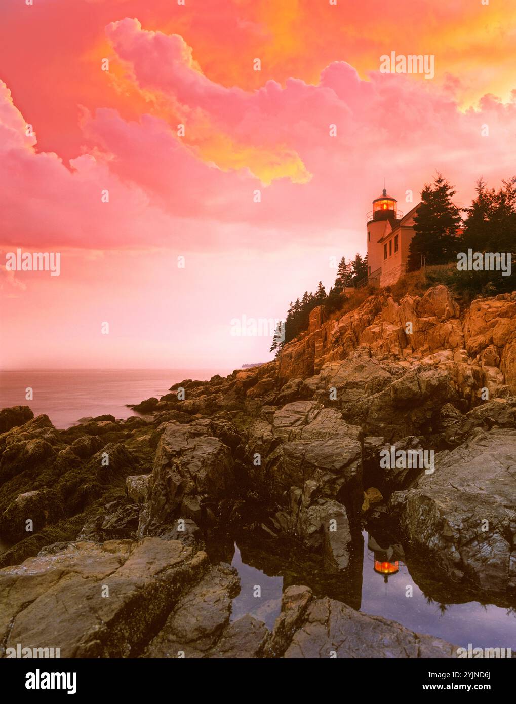 ROCK POOL BASS HARBOR HEAD LIGHTHOUSE ACADIA NATIONAL PARK MAINE USA ...