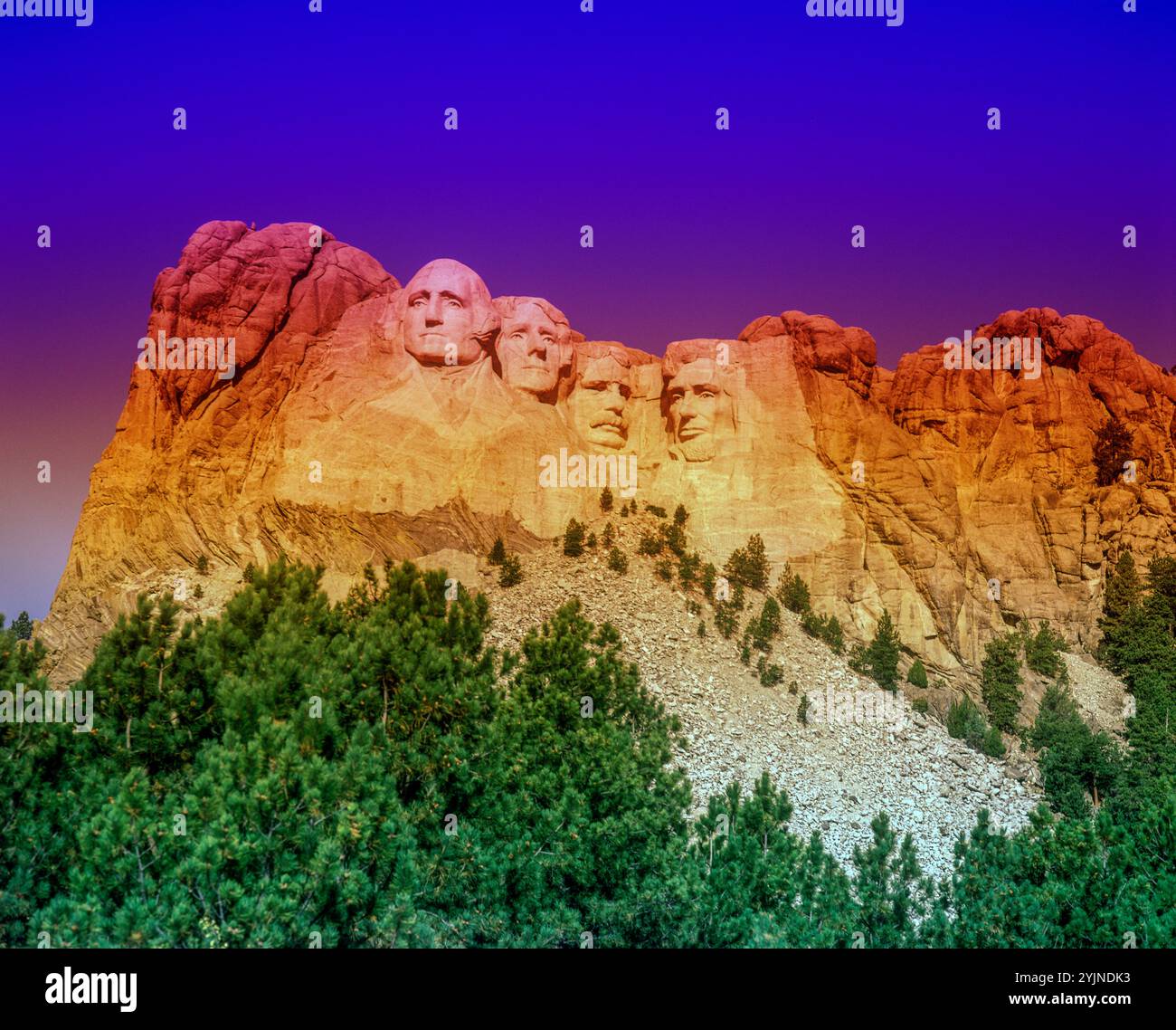 MOUNT RUSHMORE NATIONAL MONUMENT (©GUTZON & LINCOLN BORGLUM 1941) BLACK ...