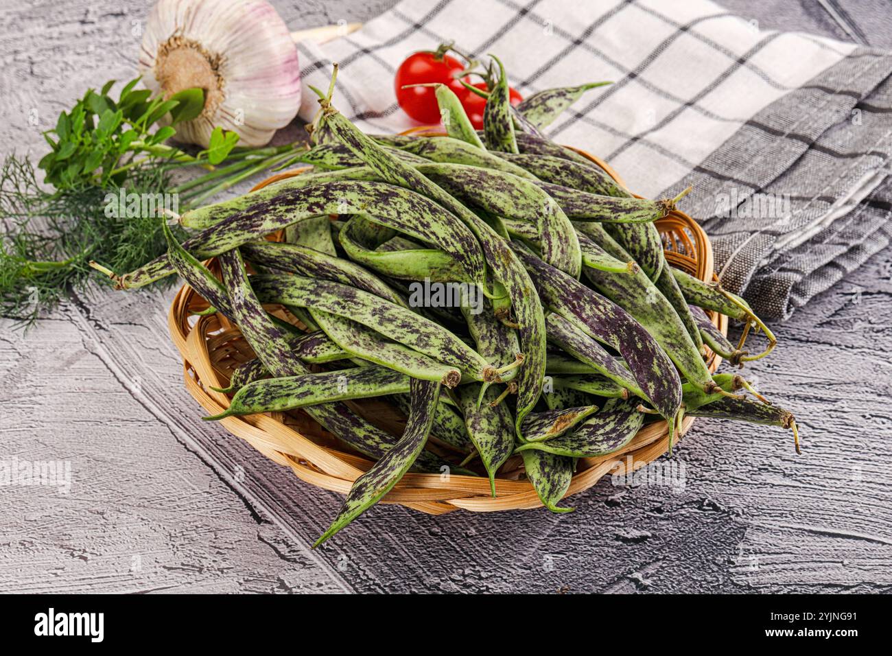 Fresh raw young green beans heap Stock Photo - Alamy