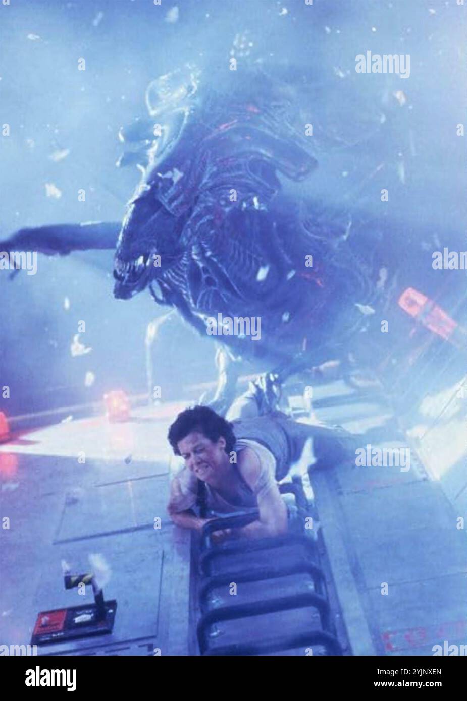 ALIENS 1986 20th Century Fox sci-fi horror film with Sigourney Weaver ...