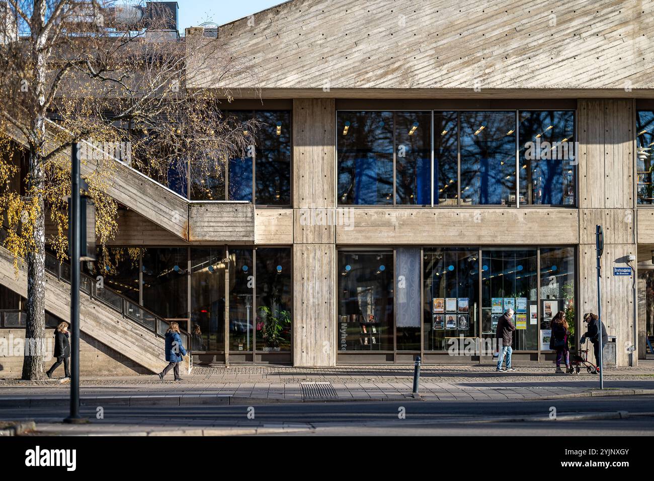 Brutalist library hi-res stock photography and images - Alamy
