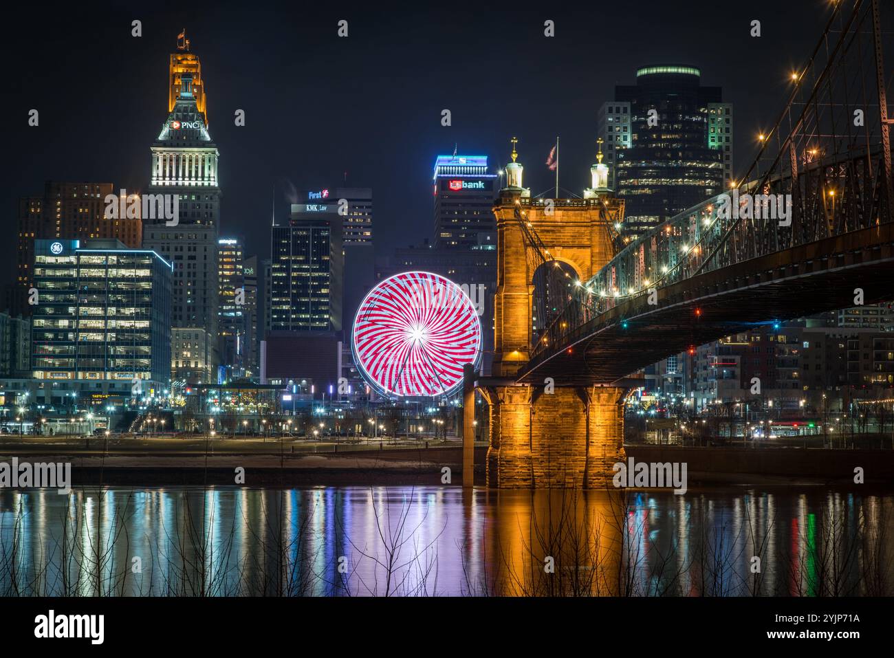cincinnati ferris wheel Stock Photo - Alamy
