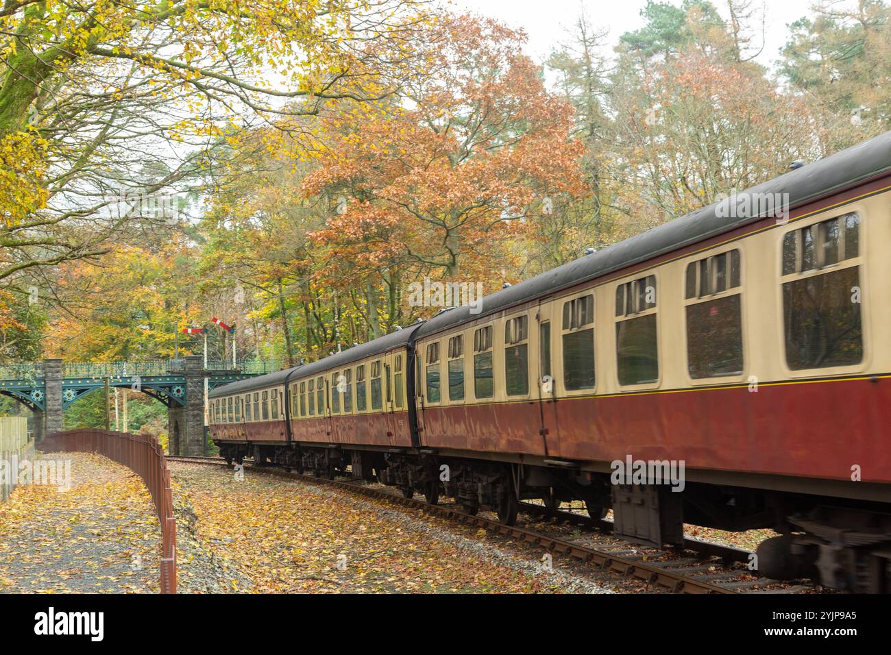 46441 Steam Locomotive on the heritage Lakeside and Haverthwaite ...