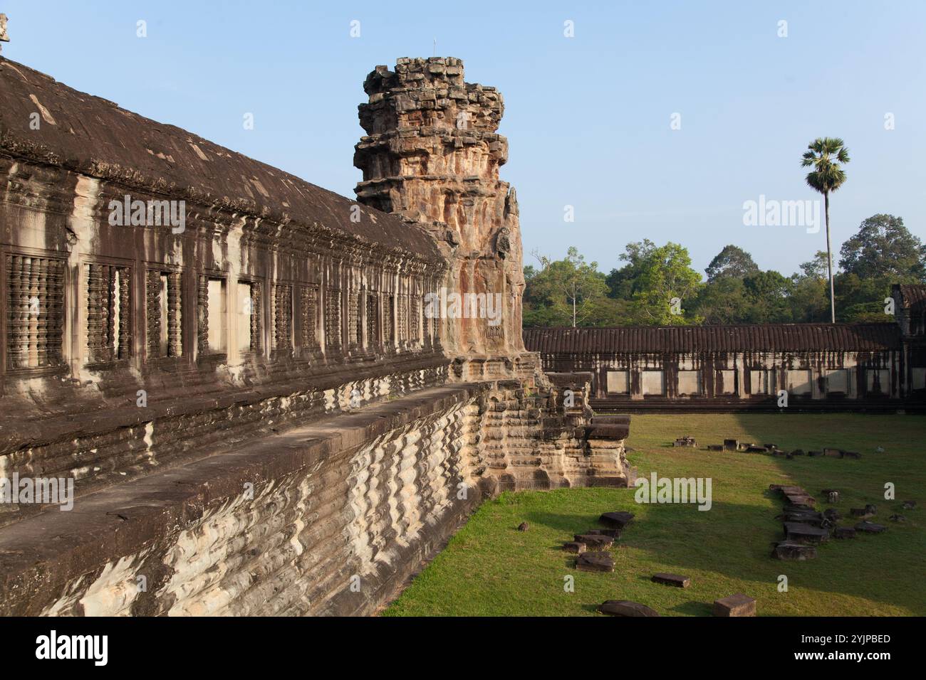 Ancient beautiful carved structures and gateways at Angkor Wat temples ...