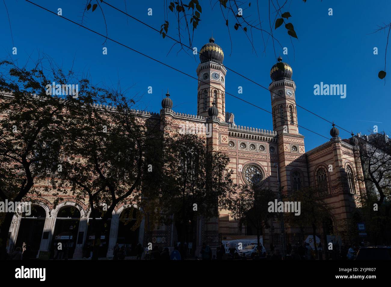 View of the Dohany Street Synagogue, the largest synagogue in Europe ...