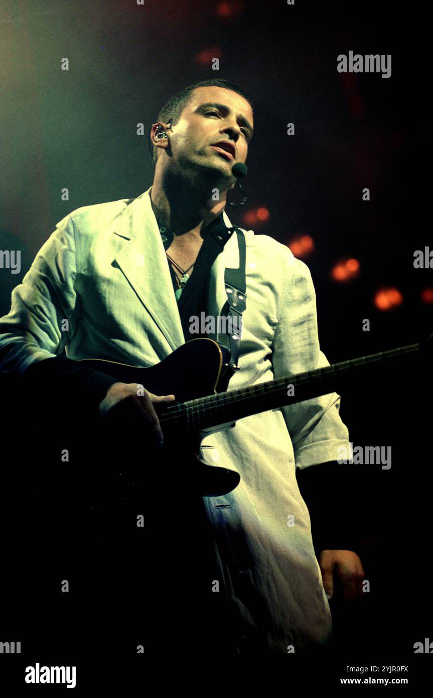 Eros ramazzotti photos 1993 hi-res stock photography and images - Alamy