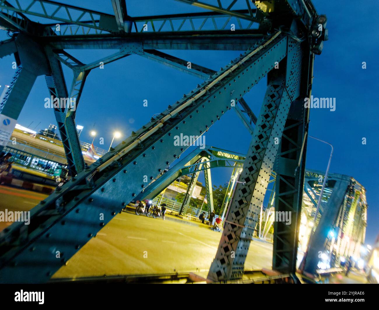 Saphan Phut bridge in Bangkok, Thailand at night Stock Photo - Alamy