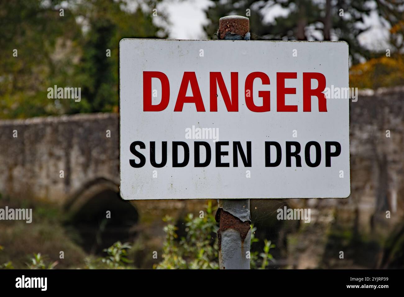 Danger Sudden Drop warning sign by River Medway at Aylesford, Kent ...