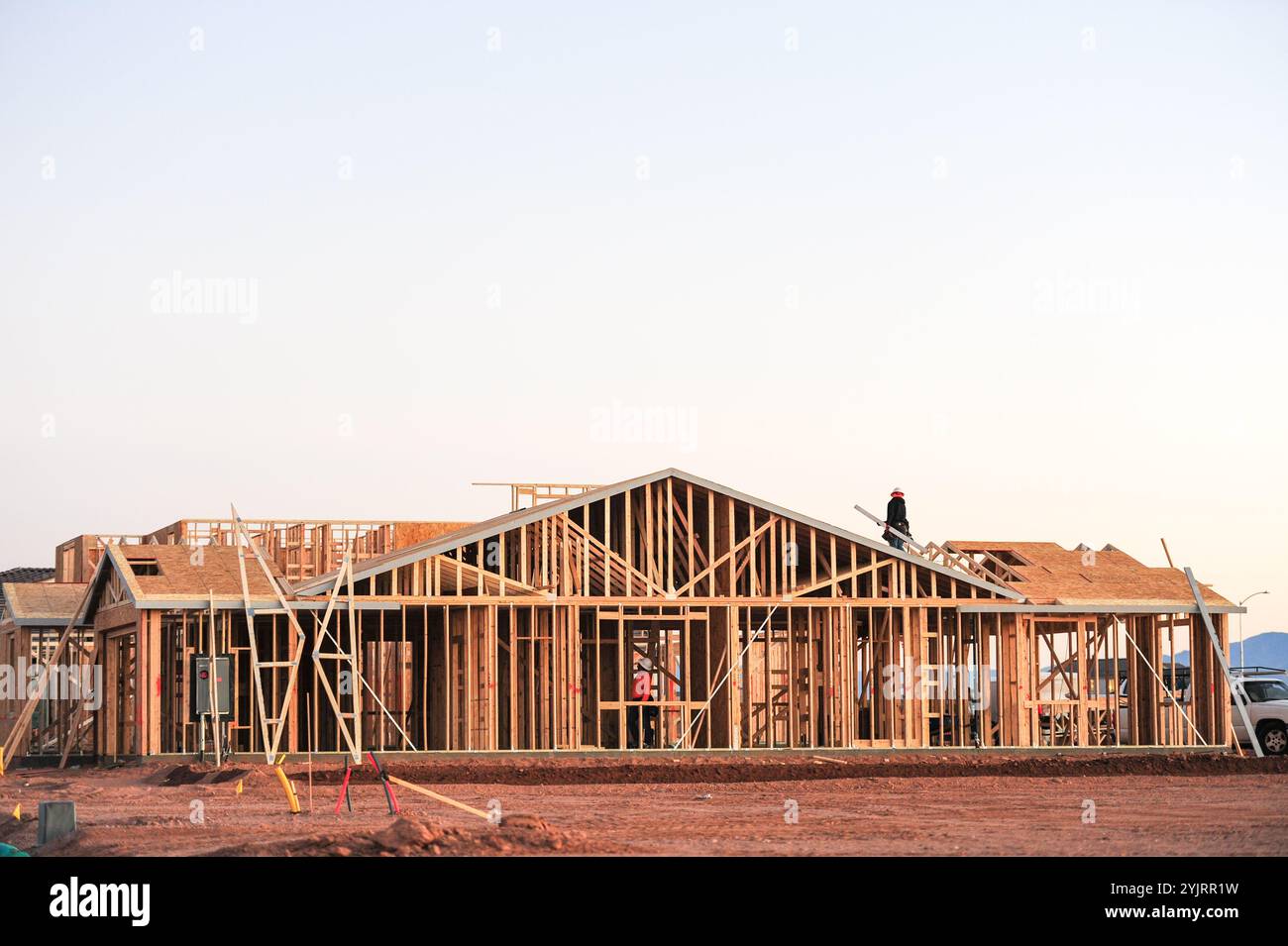 Apache Junction, Arizona, USA. 15th Nov, 2024. A housing construction boom in Pinal County ...