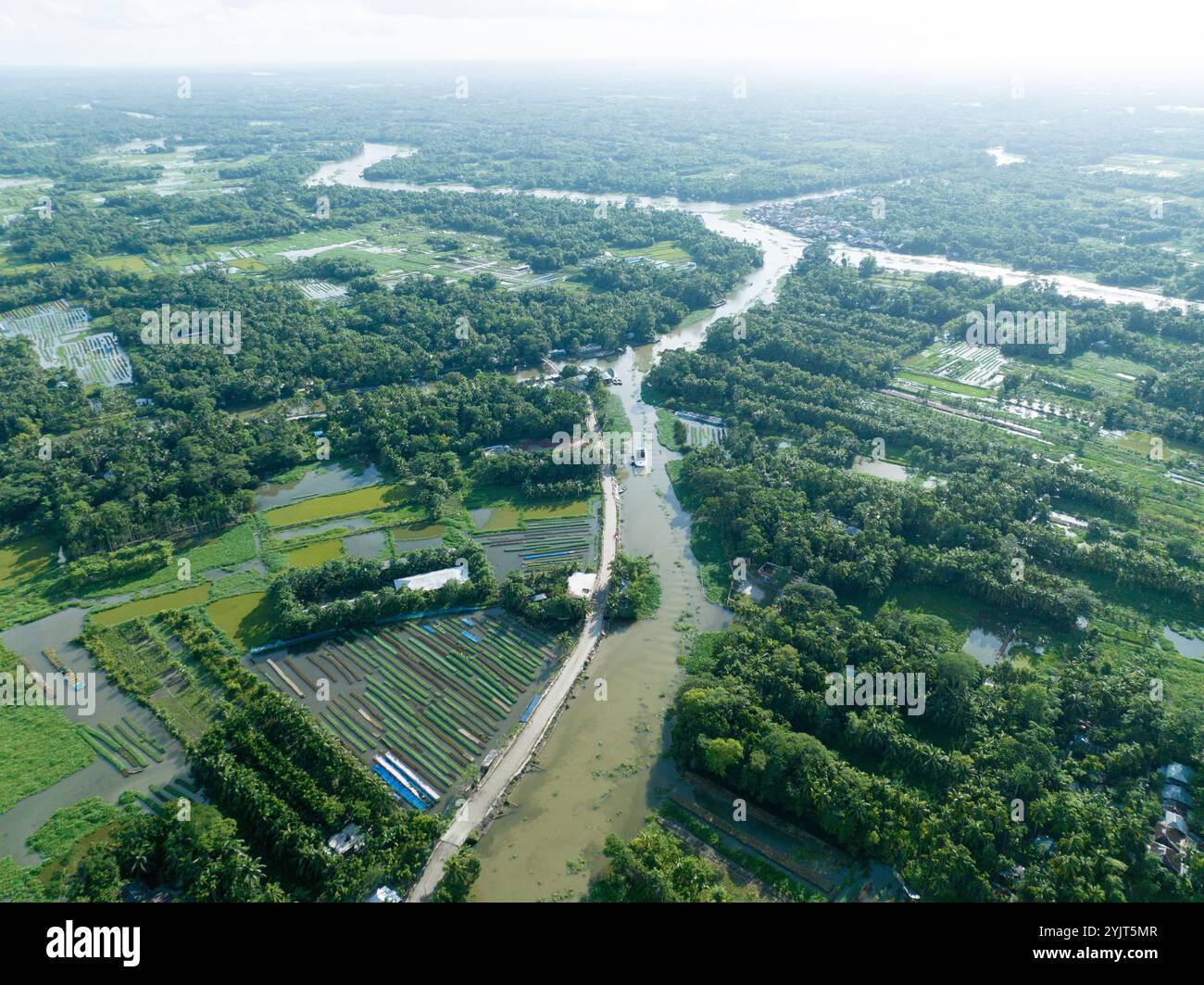 Farmers in low laying areas in Bangladesh choose floating farming ...