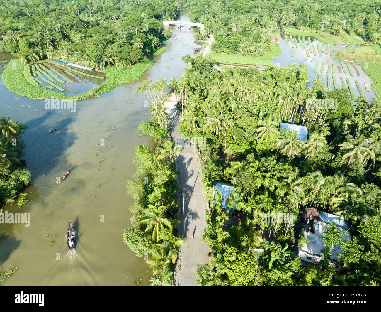 Farmers in low laying areas in Bangladesh choose floating farming ...