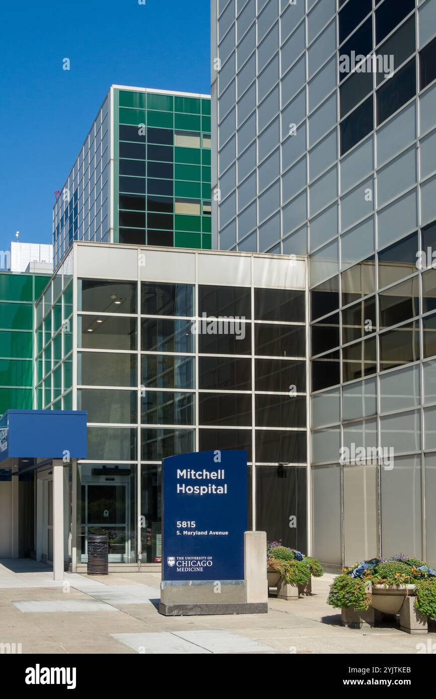 CHICAGO, IL, USA, SEPTEMBER 21, 2024: Mitchell Hospital,on the campus ...