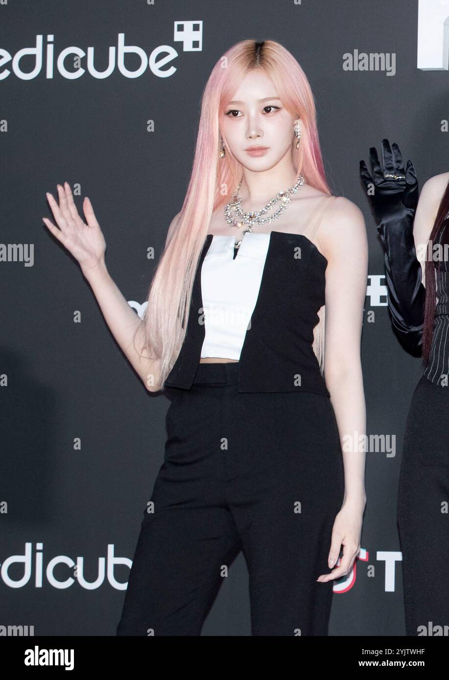 Seoul, South Korea. 15th Nov, 2024. Japanese singer and rapper Jiselle ...