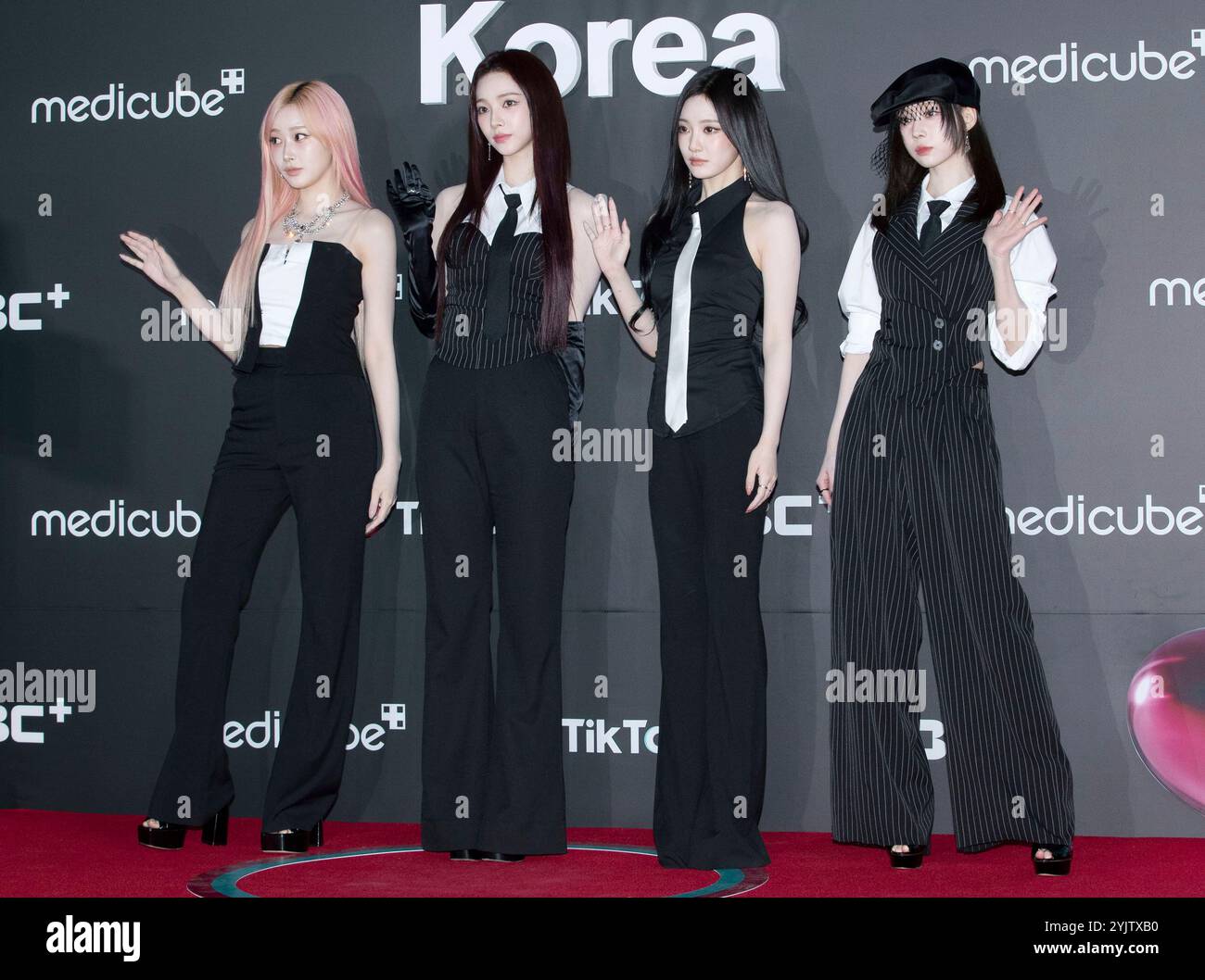 Seoul, South Korea. 15th Nov, 2024. (L to R) Japanese singer and rapper ...