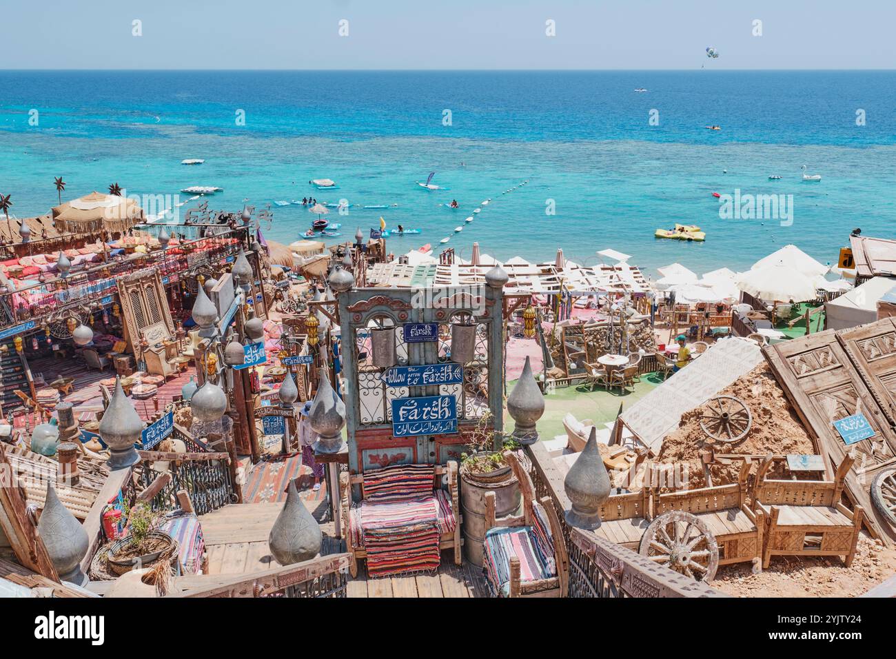 Vibrant seaside setting hi-res stock photography and images - Alamy