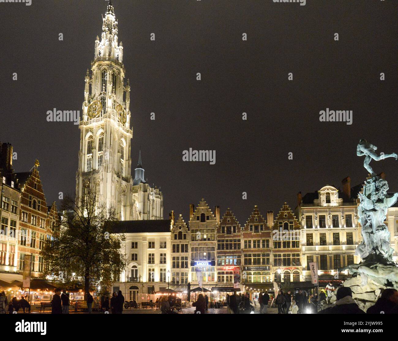 Night lights of church hi-res stock photography and images - Alamy