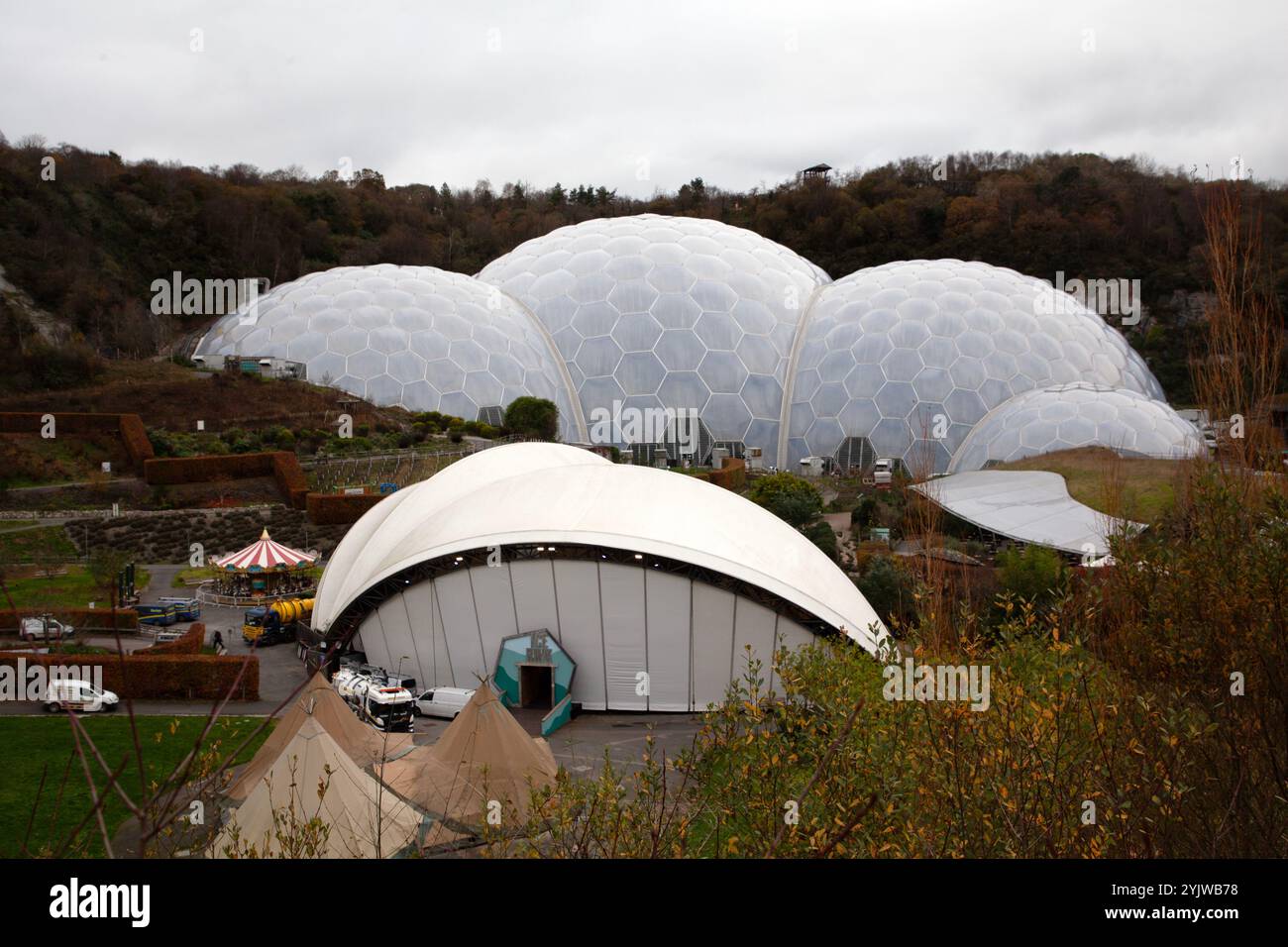 Multiple greenhouse complex by Grimshaw Architects at The Eden Project ...