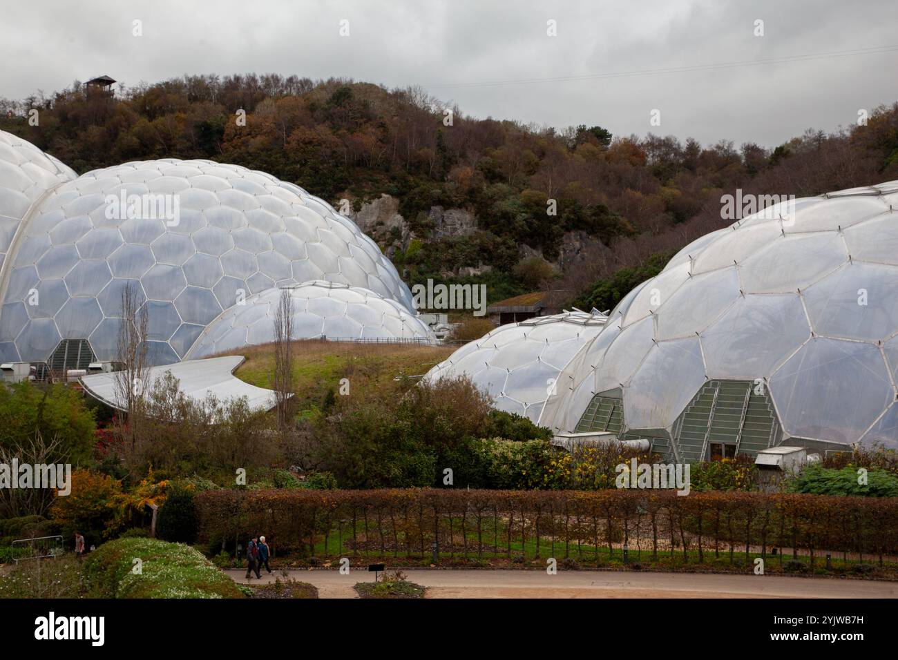 Multiple greenhouse complex by Grimshaw Architects at The Eden Project ...