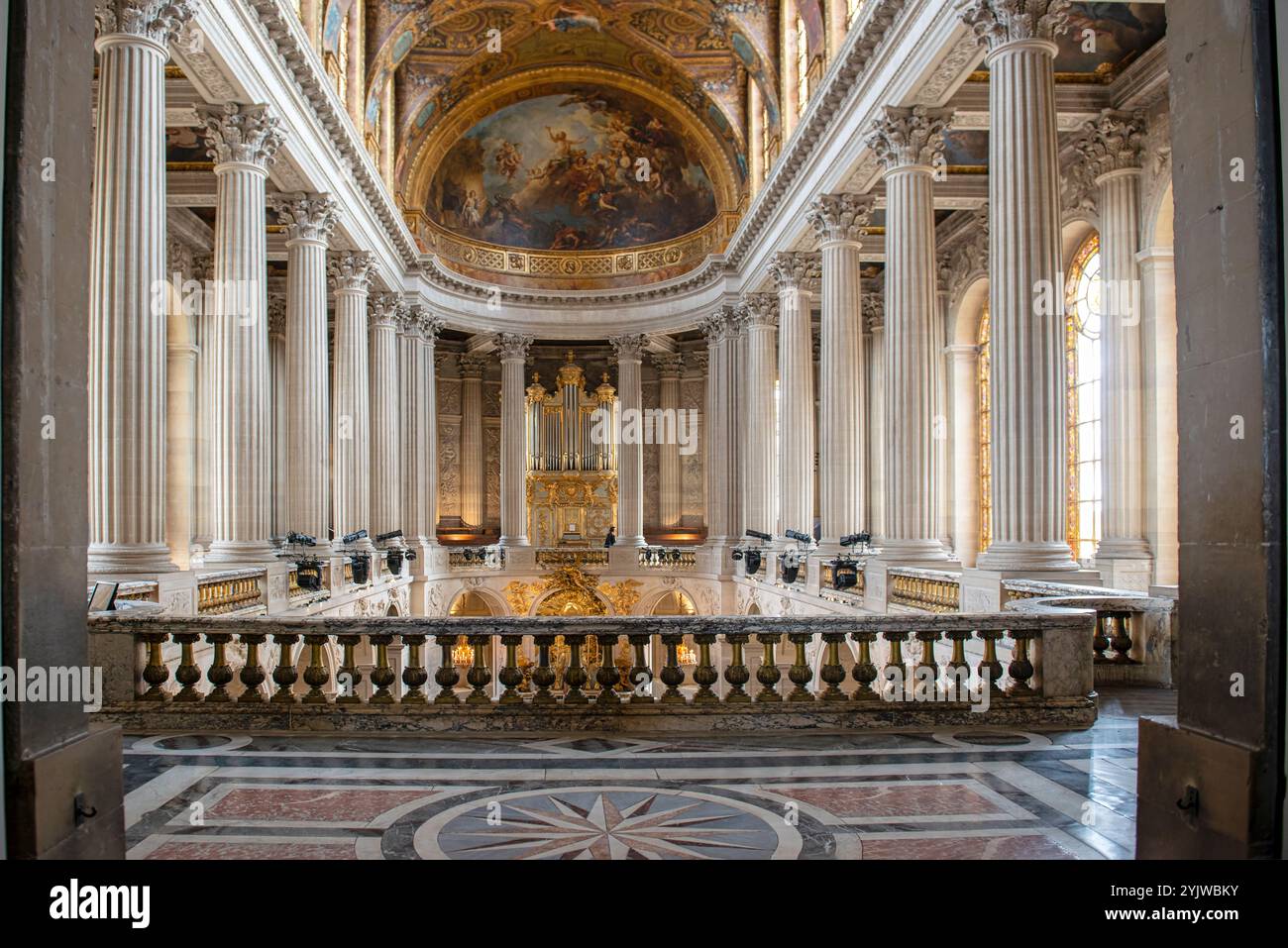 Chapel of the palace of versailles hi-res stock photography and images ...
