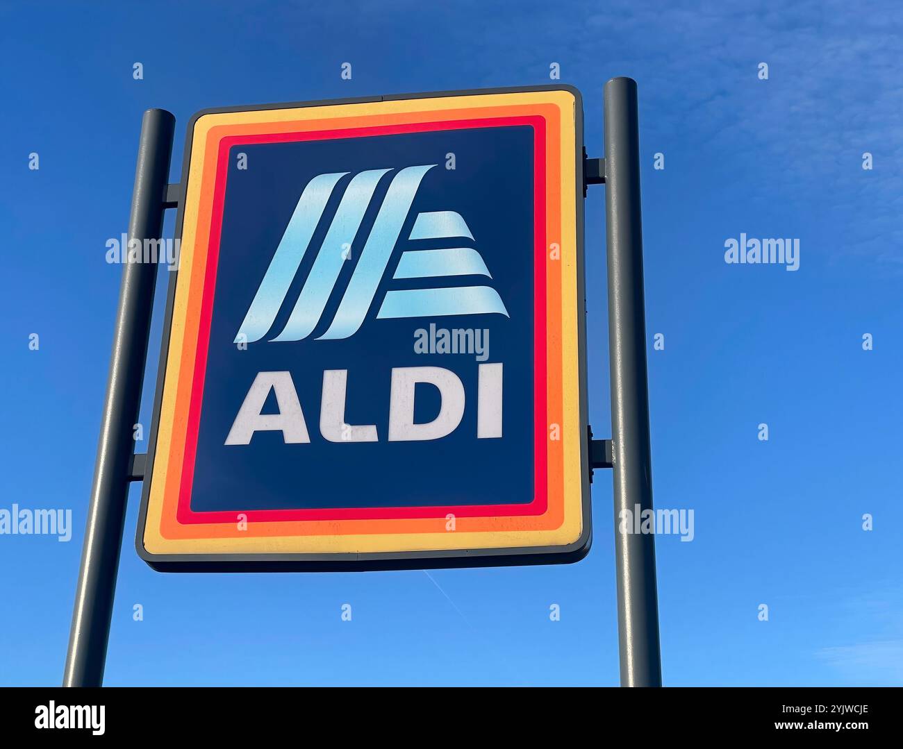 Aldi banner hi-res stock photography and images - Alamy