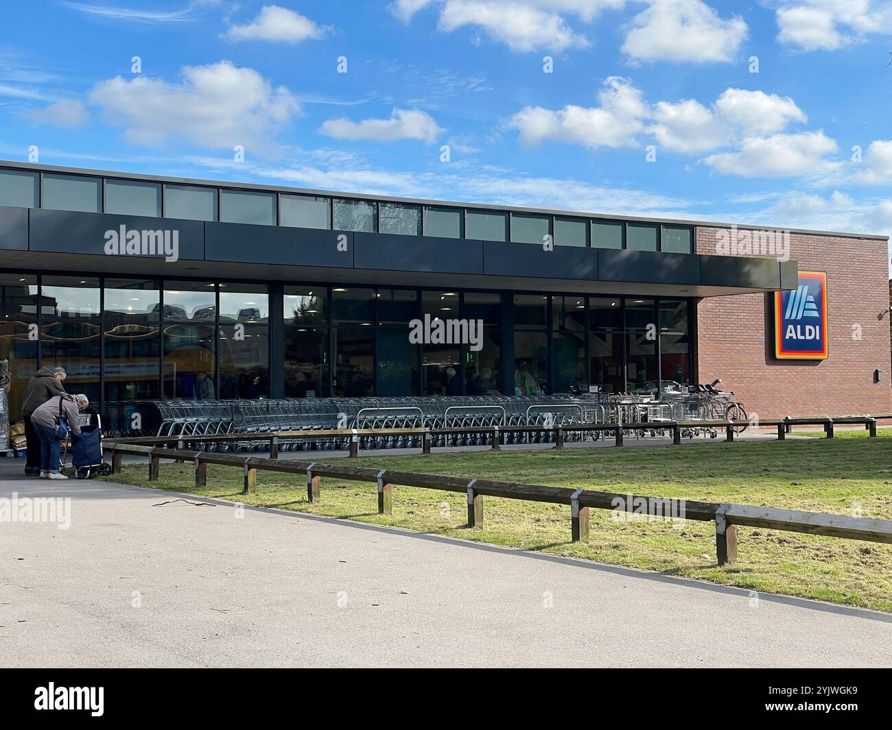 Aldi uk billboard hi-res stock photography and images - Alamy