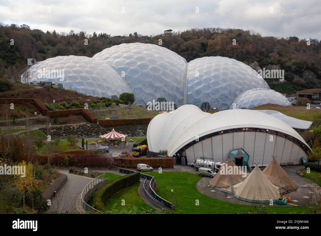 Multiple greenhouse complex by Grimshaw Architects at The Eden Project ...
