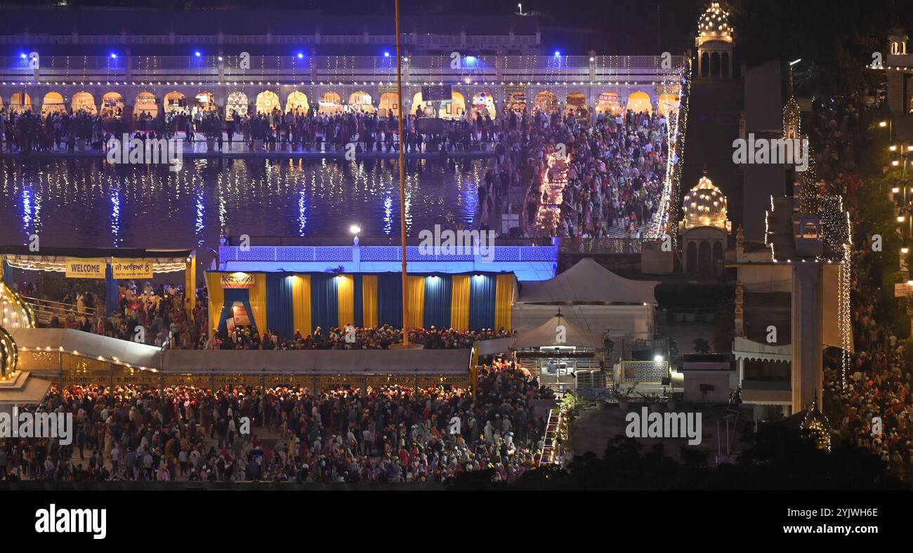 NEW DELHI, INDIA - NOVEMBER 15: An illuminated view of Bangla Sahib ...