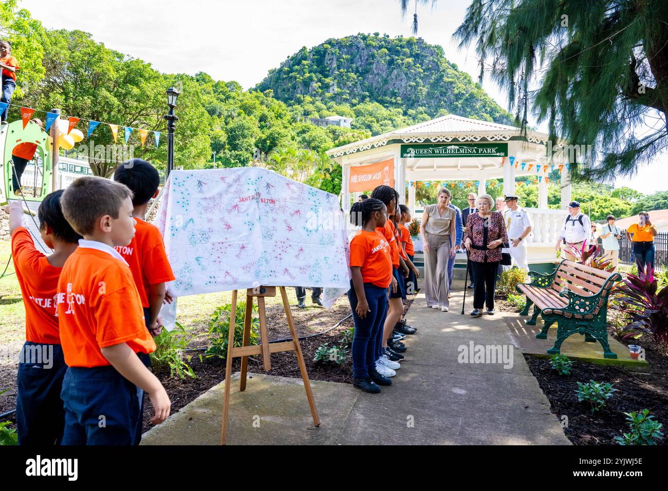 The Bottom, Saba. 15th Nov, 2024. Princess Beatrix during a visit to ...