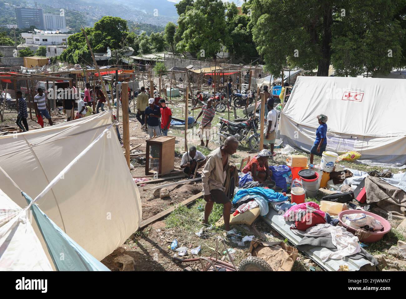 Residents of the Nazon neighborhood displaced by gang violence ...