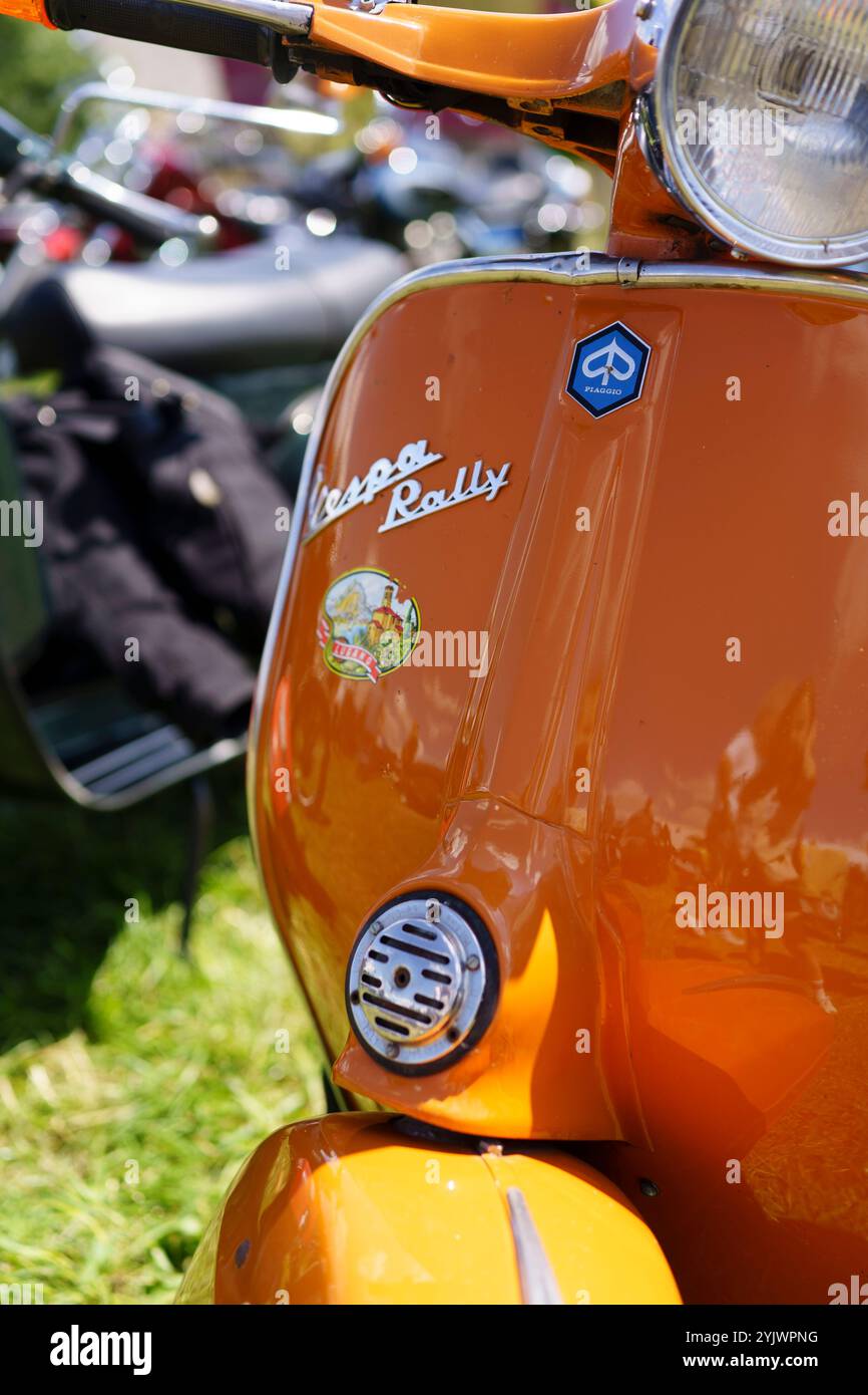 Italian school 1970s hi-res stock photography and images - Alamy